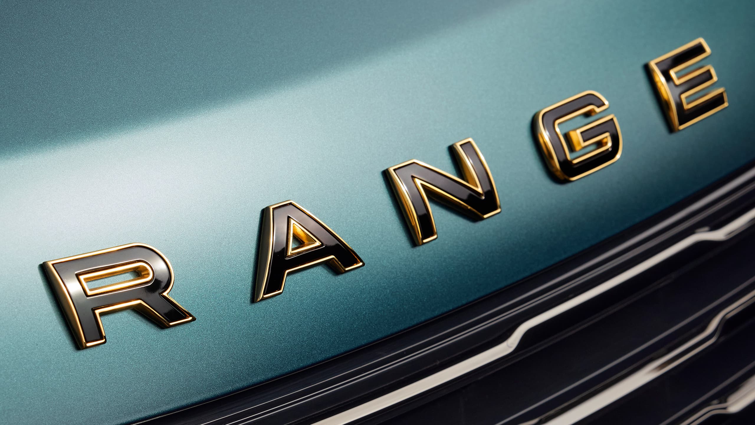 Personalize Your Range Rover vehicle with SV Bespoke.